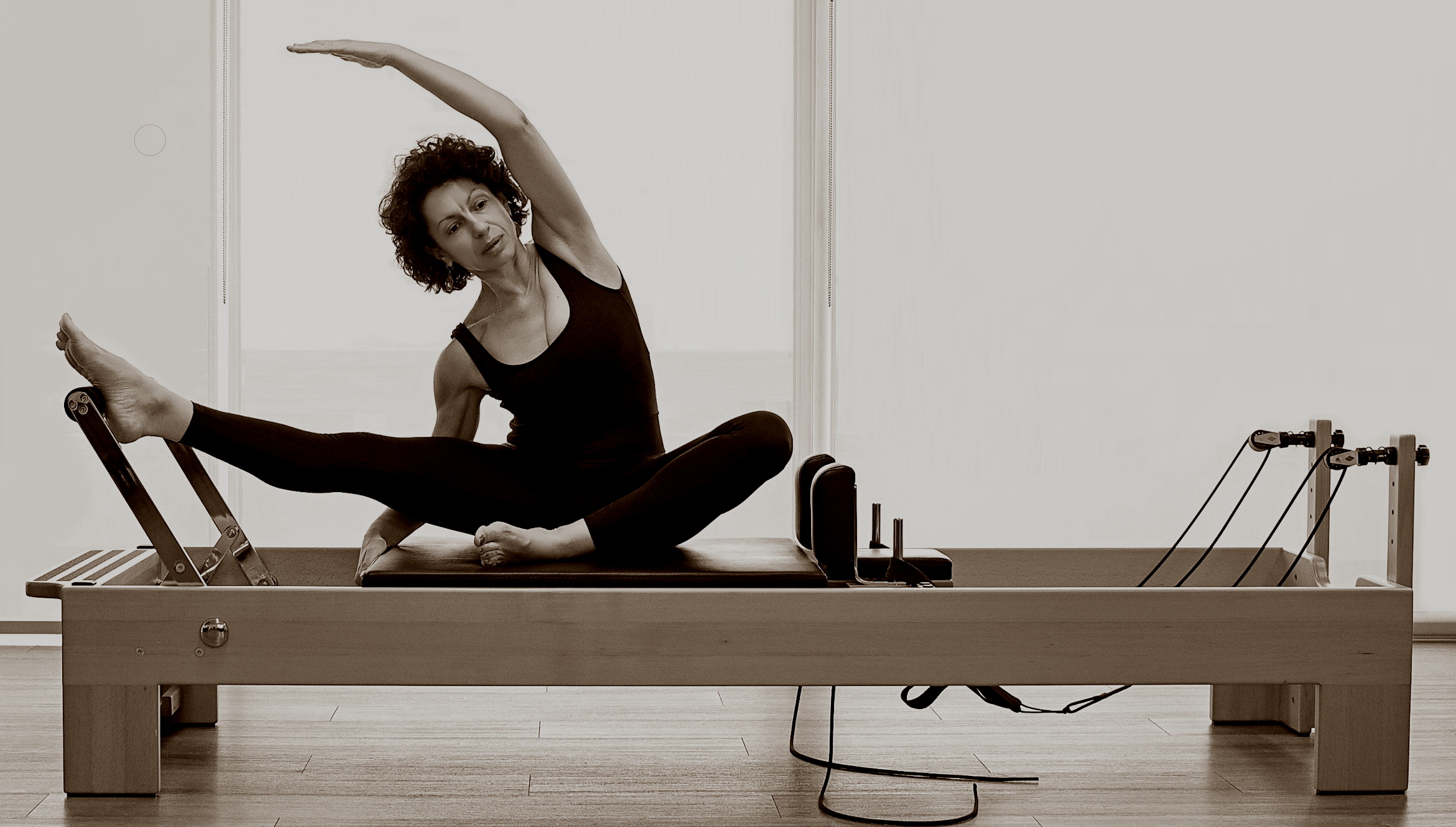Stretching on the Reformer - Ultimate pilates system
